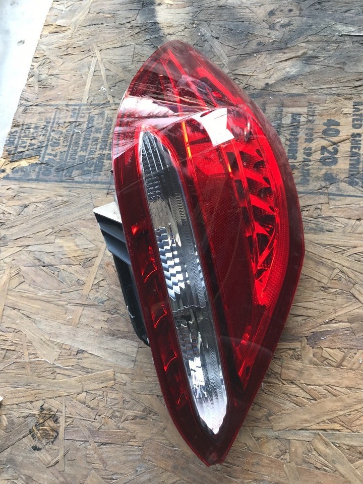 2015-2016 Mercedes-Benz C-Class Left Tail Light OEM!! A2059061802 | eBay