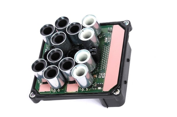 Electronic Brake & Traction Control Module ACDelco 25881058 for sale ...