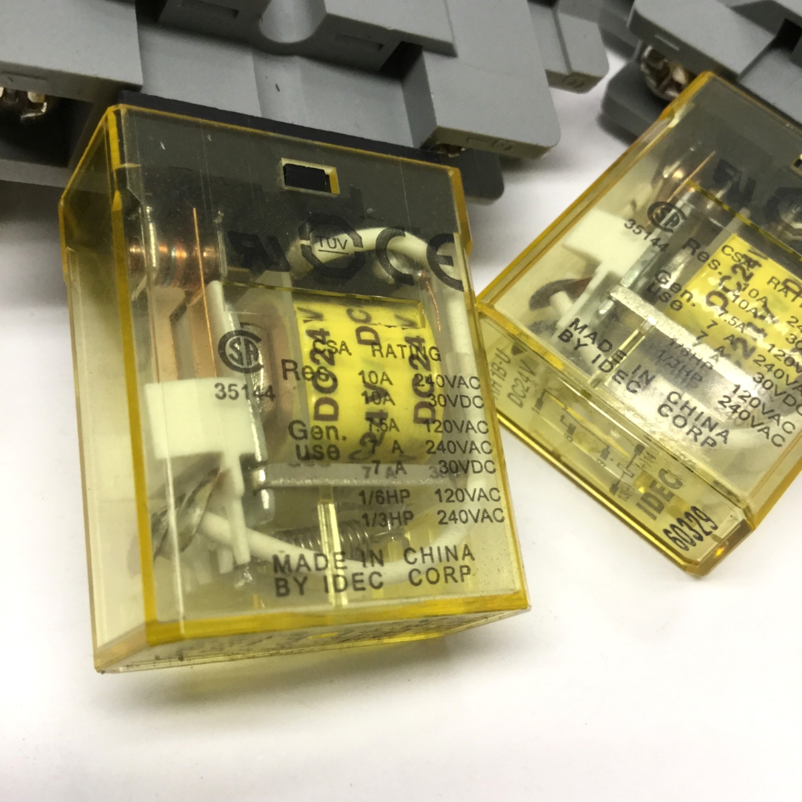 Lot of 3 Idec RH1B-U Ice Cube Control Relays 24VDC, SPDT 10A 240V w ...