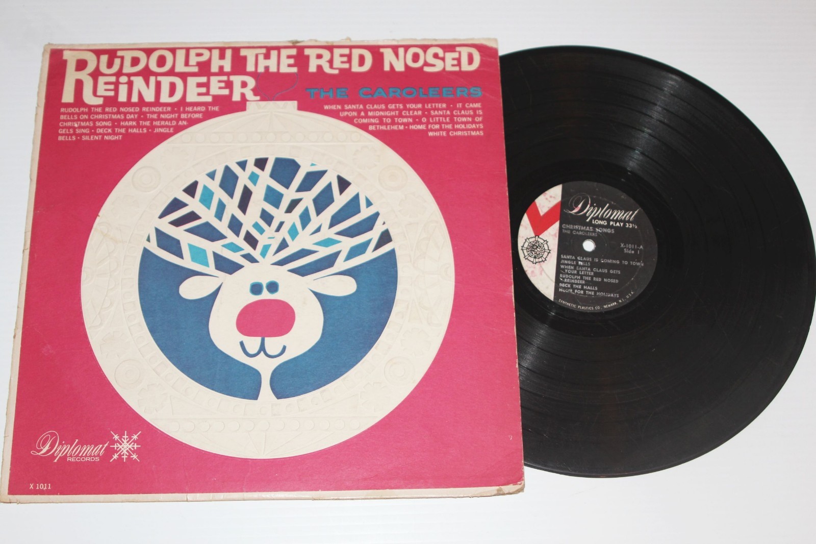 Rudolph the Red Nosed Reindeer - The Caroleers - Christmas Holiday ...