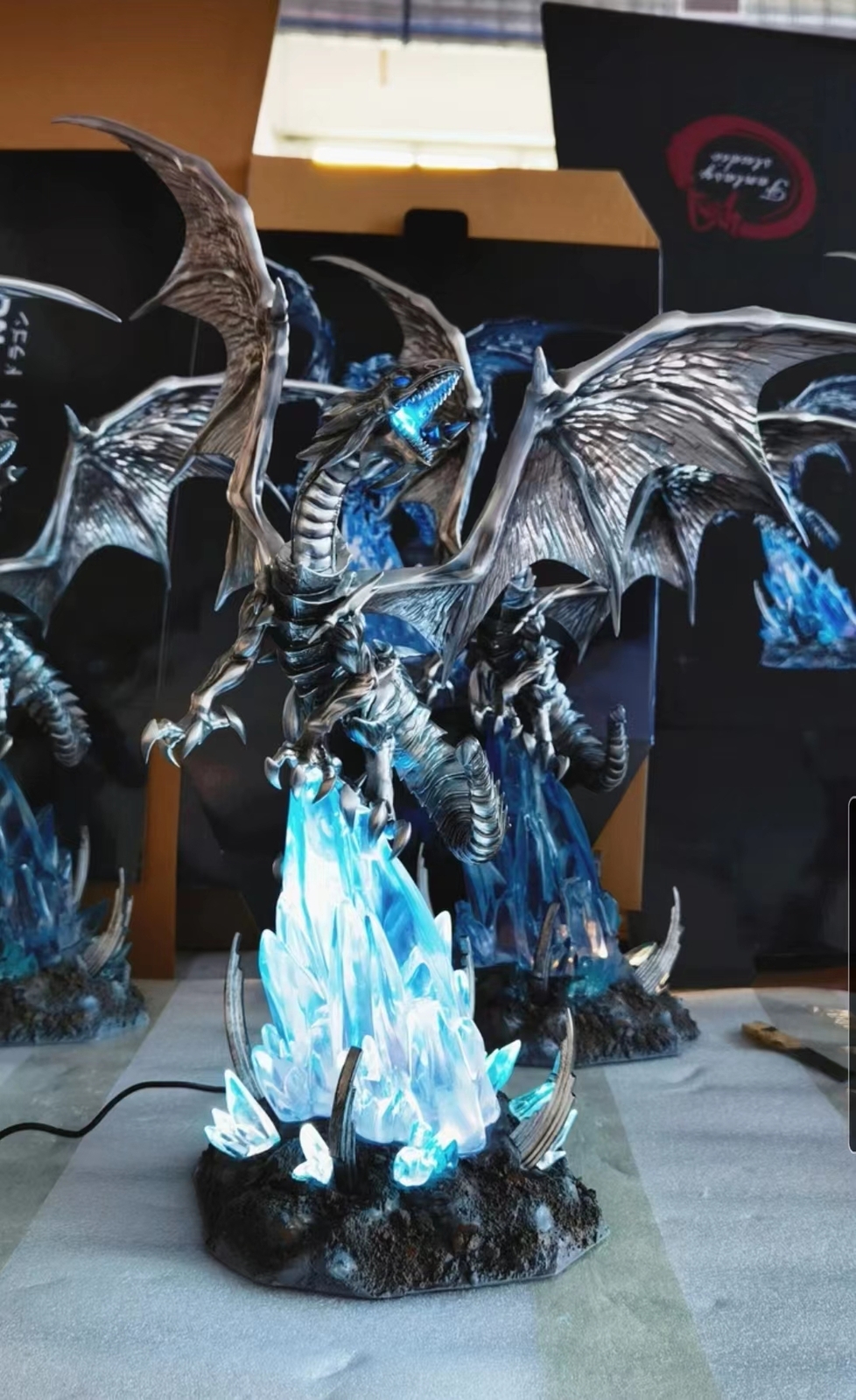 Blue Eyes Ultimate Statue Dragon