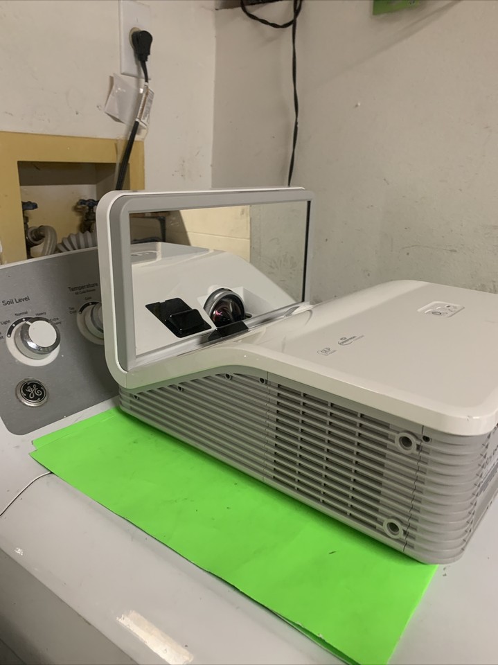 SMART LightRaise 60wi2 DLP Projector WXGA Ultra Short Throw (UST) LAN ...