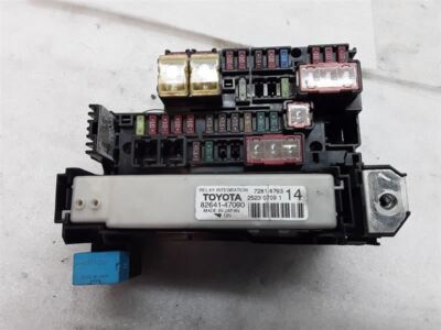 82641-47090 Cabin Fuse Relay Box 2012 TOYOTA PRIUS V HO-106P | eBay