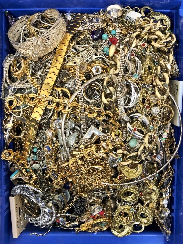 HUGE Jewelry Lot 5 Pounds of FUN Old New Vtg Tangled Junk & Good Mixed ...