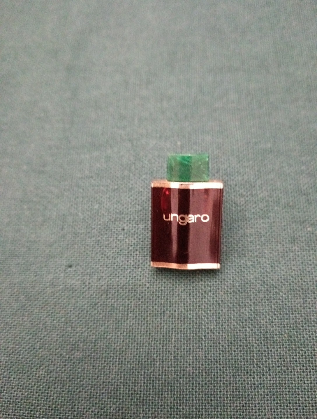 Pin's Pins Pin Enamel 12 Hygiène Parfum Flacon 3D"UNGARO" | eBay