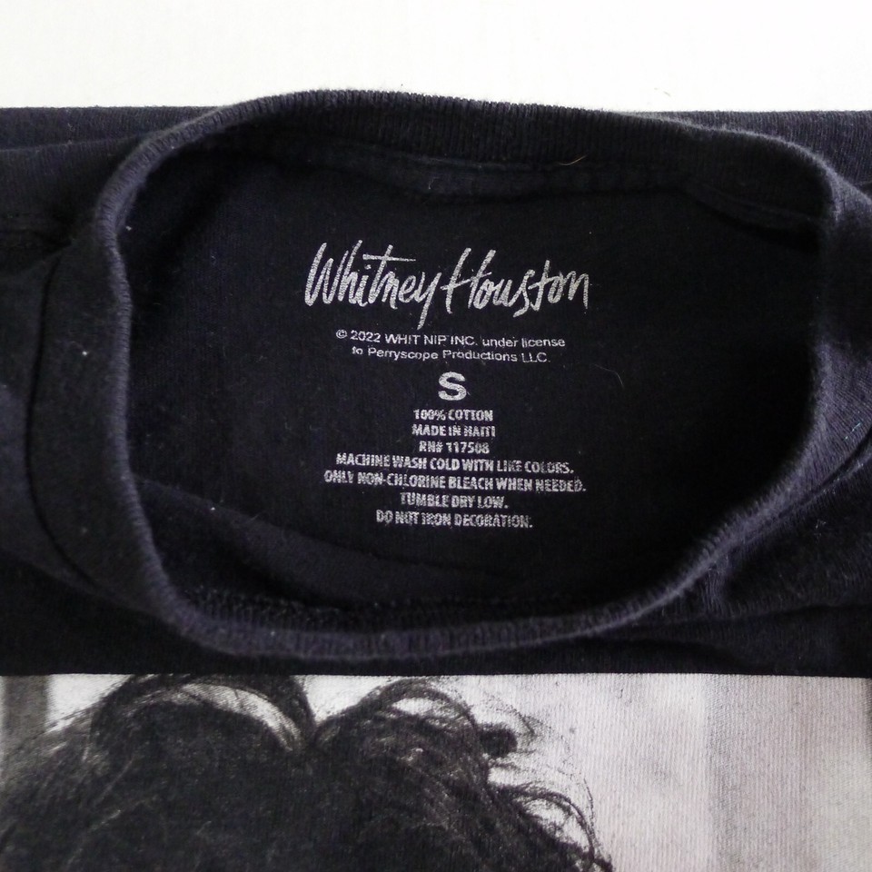 Whitney Houston Graphics Short Sleeve Boxy Cropped Black T-Shirt Small ...