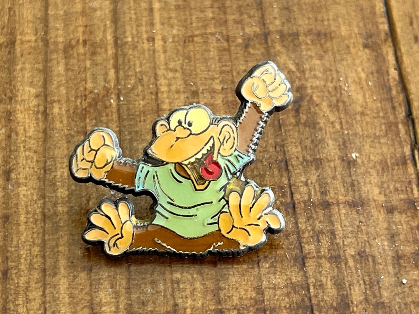 PIN PINS BULLE BD PTILUC SINGE ALCOOL COINDEROUX | eBay