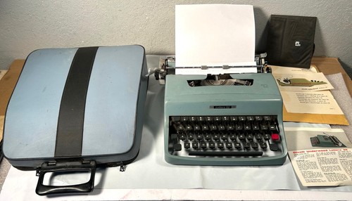 Vintage 1964 Olivetti Lettera 32 Original Blue Manual Typewriter W ...