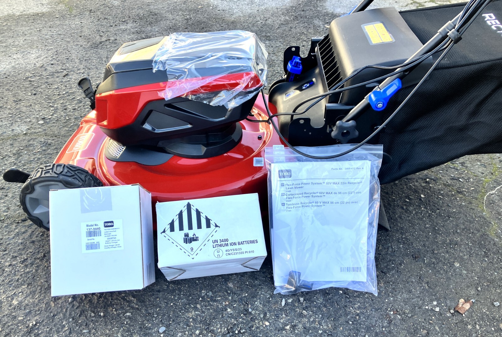 *NEW* TORO CORDLESS LAWN MOWER 21469 60V BATTERY 8.0 Ah w/ 53 MIN RUN ...