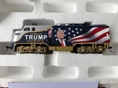 TRUMP TRAIN SET EXPRESS - 9pc HAWTHORNE VILLAGE BRADFORD EXCHANGE NIB ...