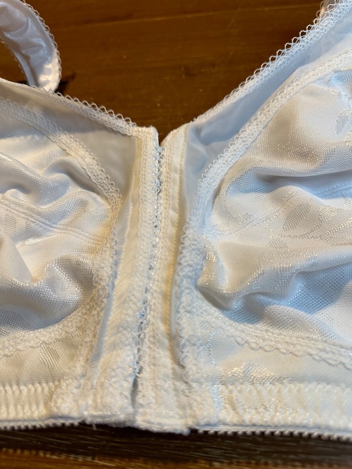 Playtex 18 Hour Bra 42 Front Closeure 4695 White Full Coverage Elastic ...