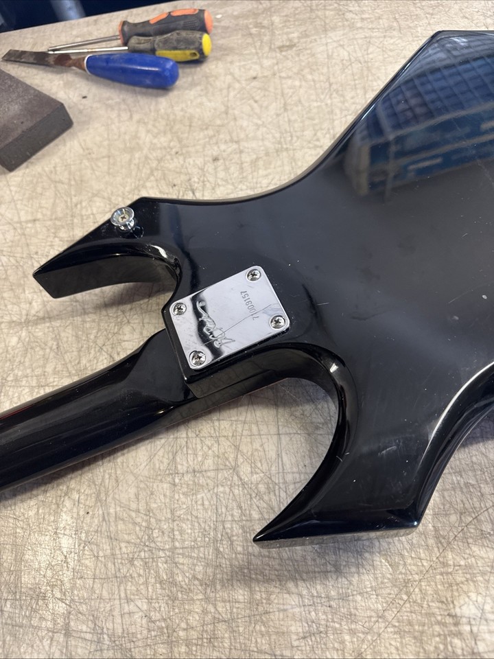 Vintage 1987 BC Rich Platinum Series Warlock Bass Guitar w/ EMG active ...