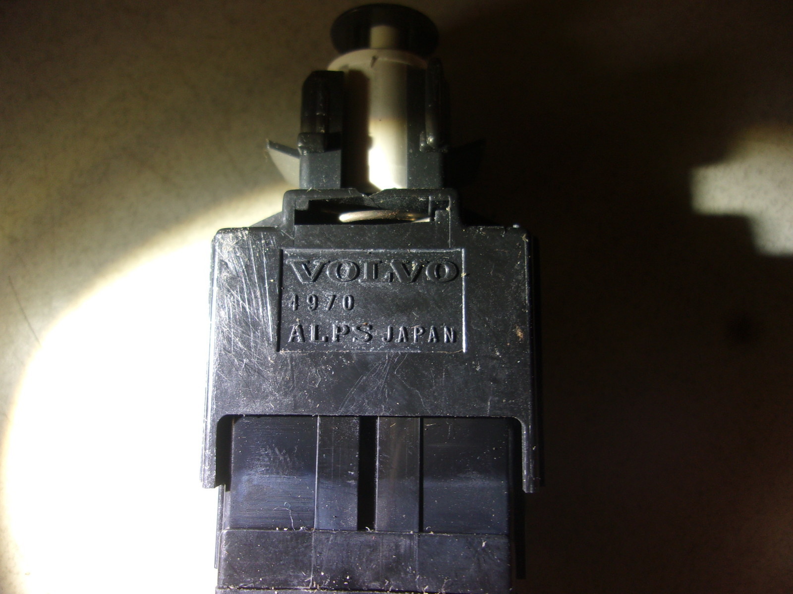 Volvo 8622064 Brake Lamp Switch *FREE SHIPPING* | eBay