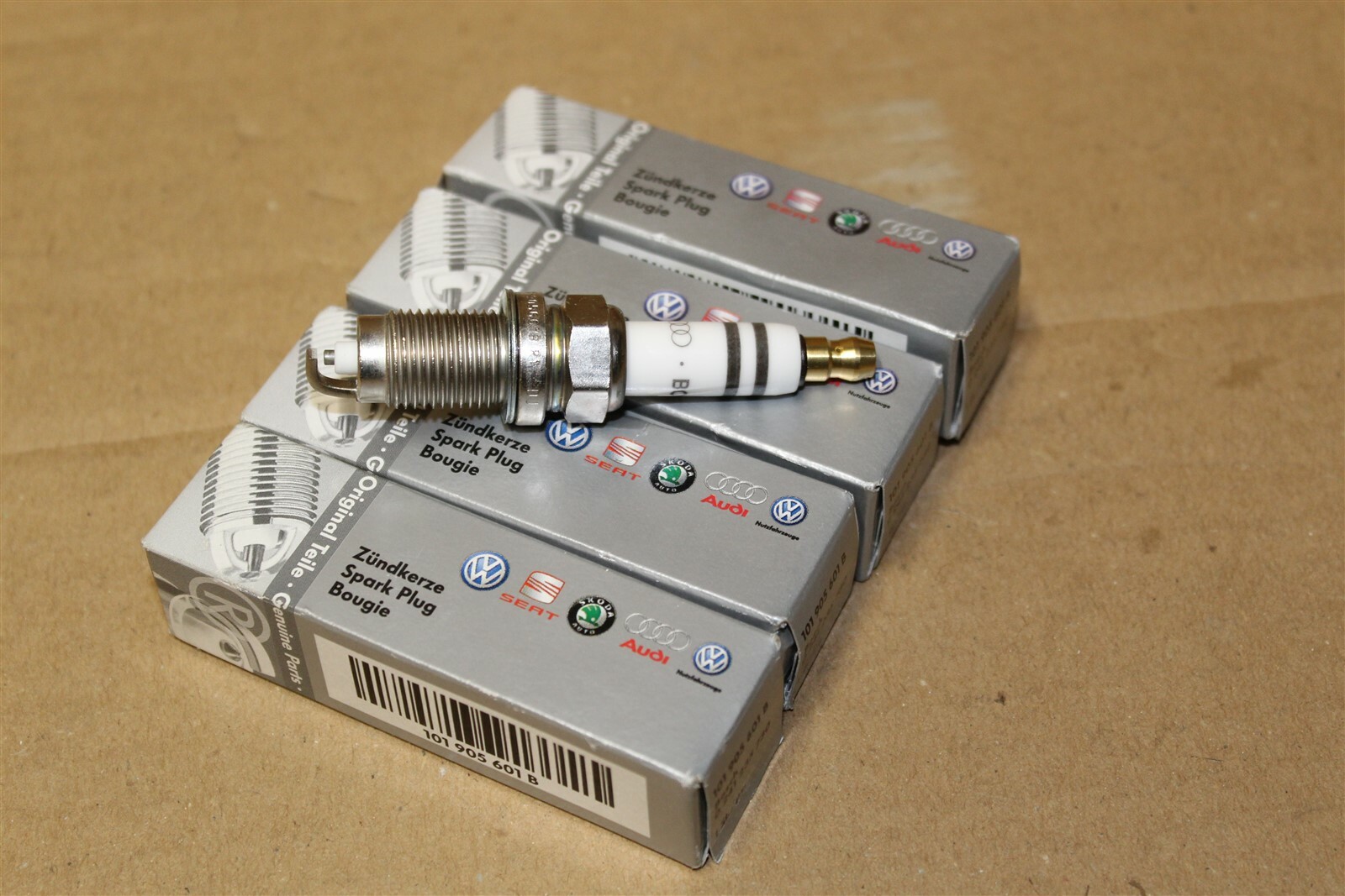 Set of 4 spark plugs Beetle Fox Roomster Ibiza 1.2 / 1.6 101905601B New ...