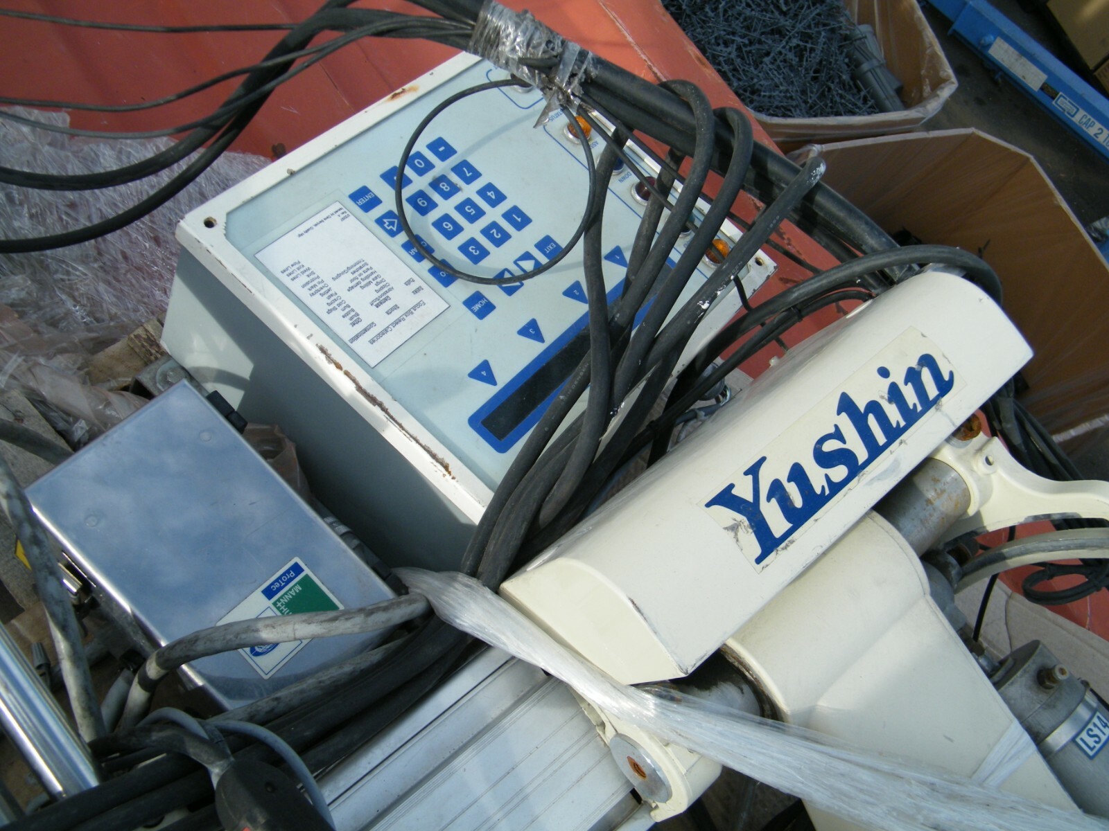 Yushin HOP III M750 Robot Sprue Picker Pick Place Gate Remover ...