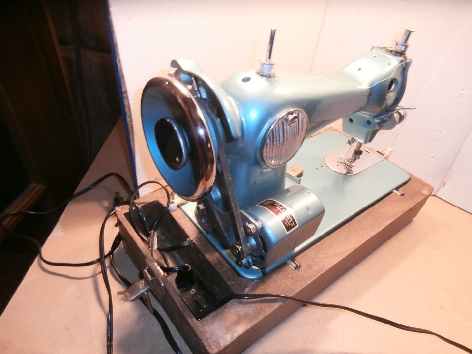 vintage Dressmaker sewing machine Deluxe precision, premier S30ICC | eBay