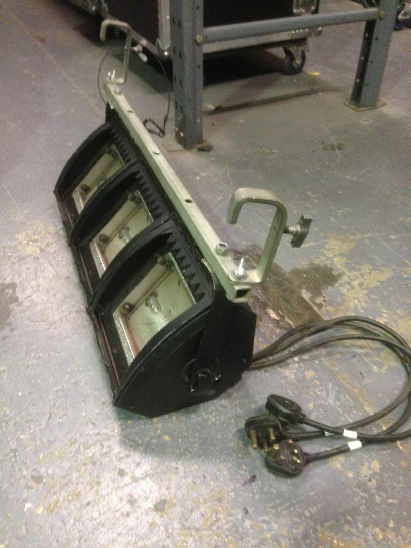 Strand Lighting 3 way CODA 3 Floodlight battern ex Hire | eBay UK