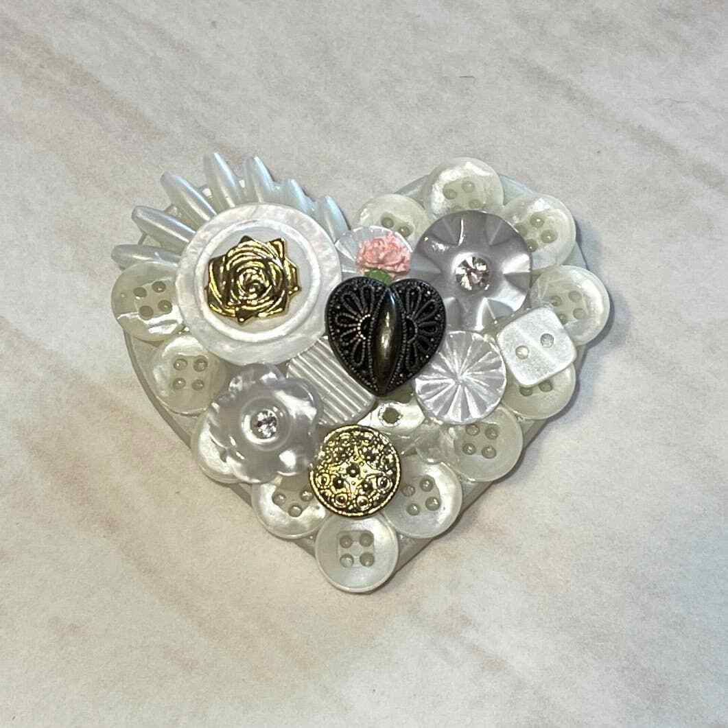 Rare Vintage HALLMARK Heart Button Pin Brooch plastic novelty valentine ...