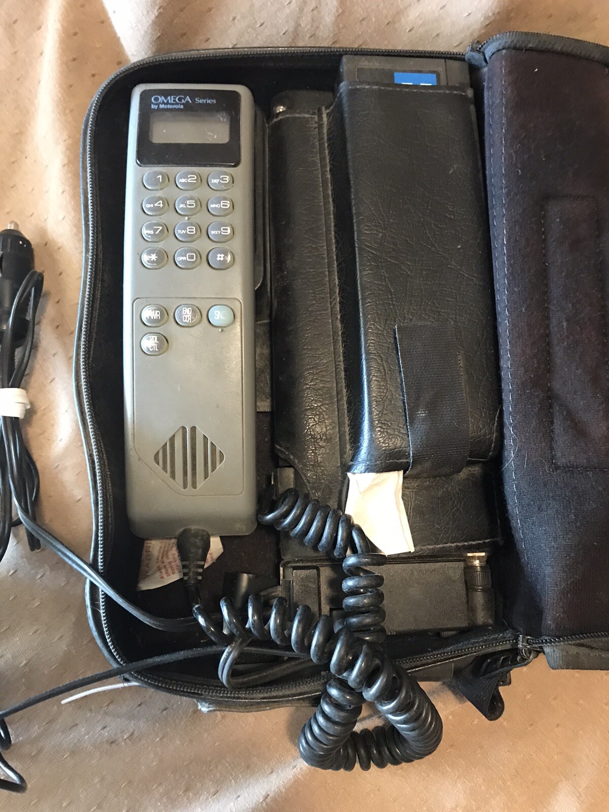 Vintage Motorola “Omega Series” Car Cellular Phone With Battery Carry ...