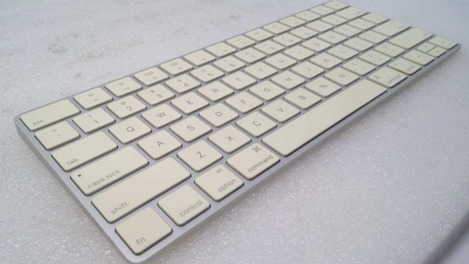 Apple A1644 Magic Keyboard Rechargeable Wireless Bluetooth NO CABLE ...