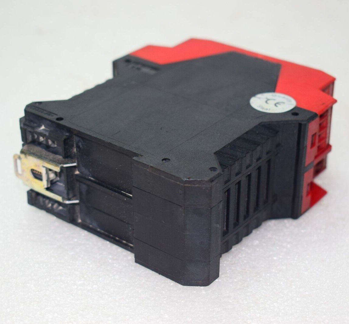 TELEMECANIQUE XPSAK311144P SAFETY MONITORING RELAY XPS-AK 24V AC/DC | eBay