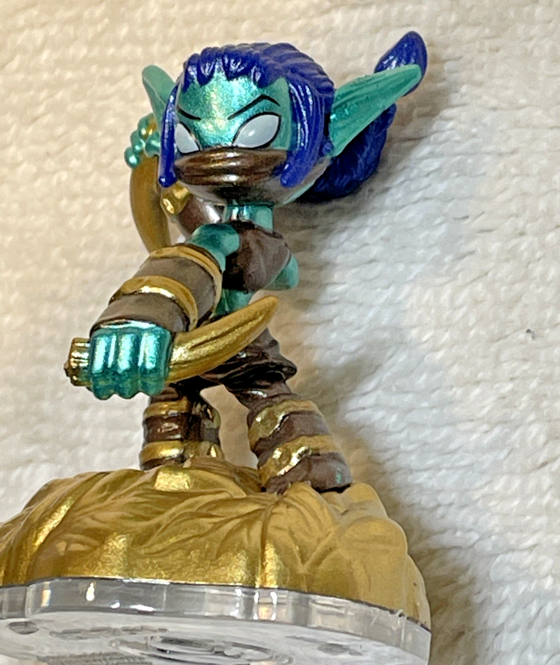 💥 (2) Gold Base Eons Elite Stealth Elf Skylanders Super Chargers ...