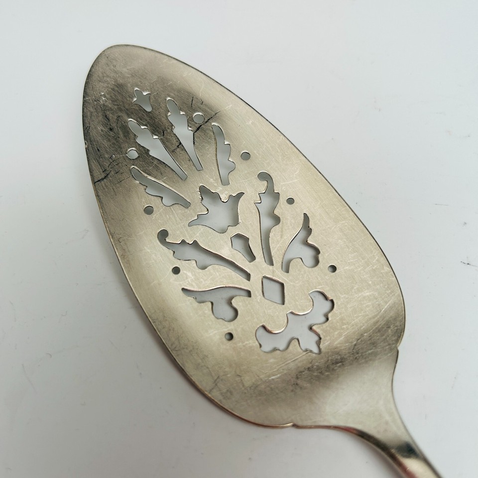 Vtg TUDOR PLATE ONEIDA "BRIDAL WREATH" Silver Plate PIERCED PIE SERVER ...