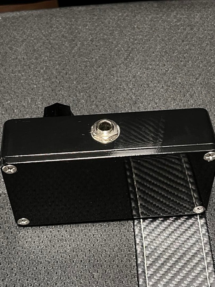 Yuuri Hot Cake 77 Reissue Pedale per chitarra effetto usato clone ...