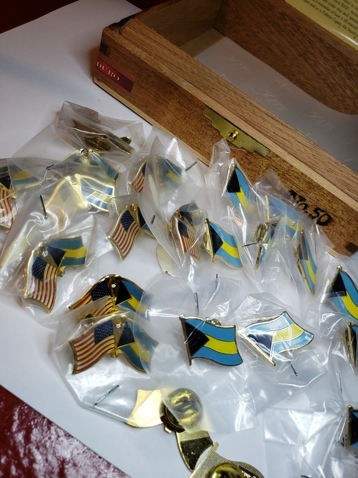 11 Bahamas USA FLAG Ambassador 12 National Friendship PINs Collectible ...