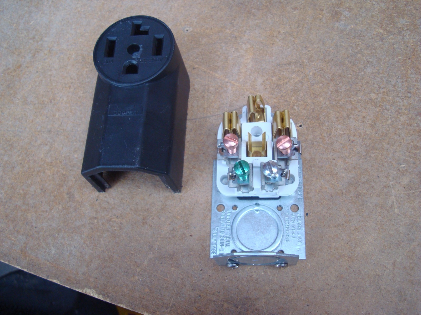 DRYER ELECTRIC WALL OUTLET FEMALE 14-30R 4-PRONG PLUG IN BOX 220 ...