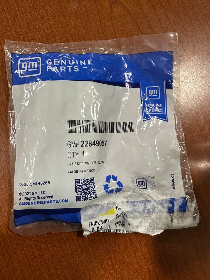 22849057 NEW GM OEM SEAT BELT COVER | eBay