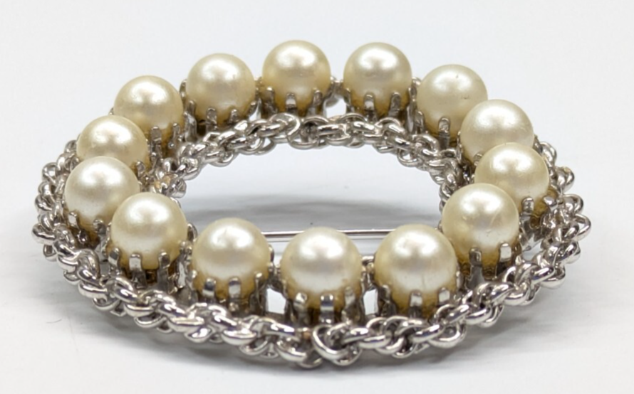 VTG HOBE White Faux Pearl Openwork Silver Tone Circle Chain Brooch Pin ...