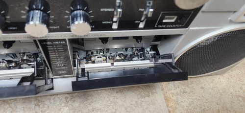 Vintage Boom Box Realistic SCR-17 AM/FM Stereo Cassette Recorder ...