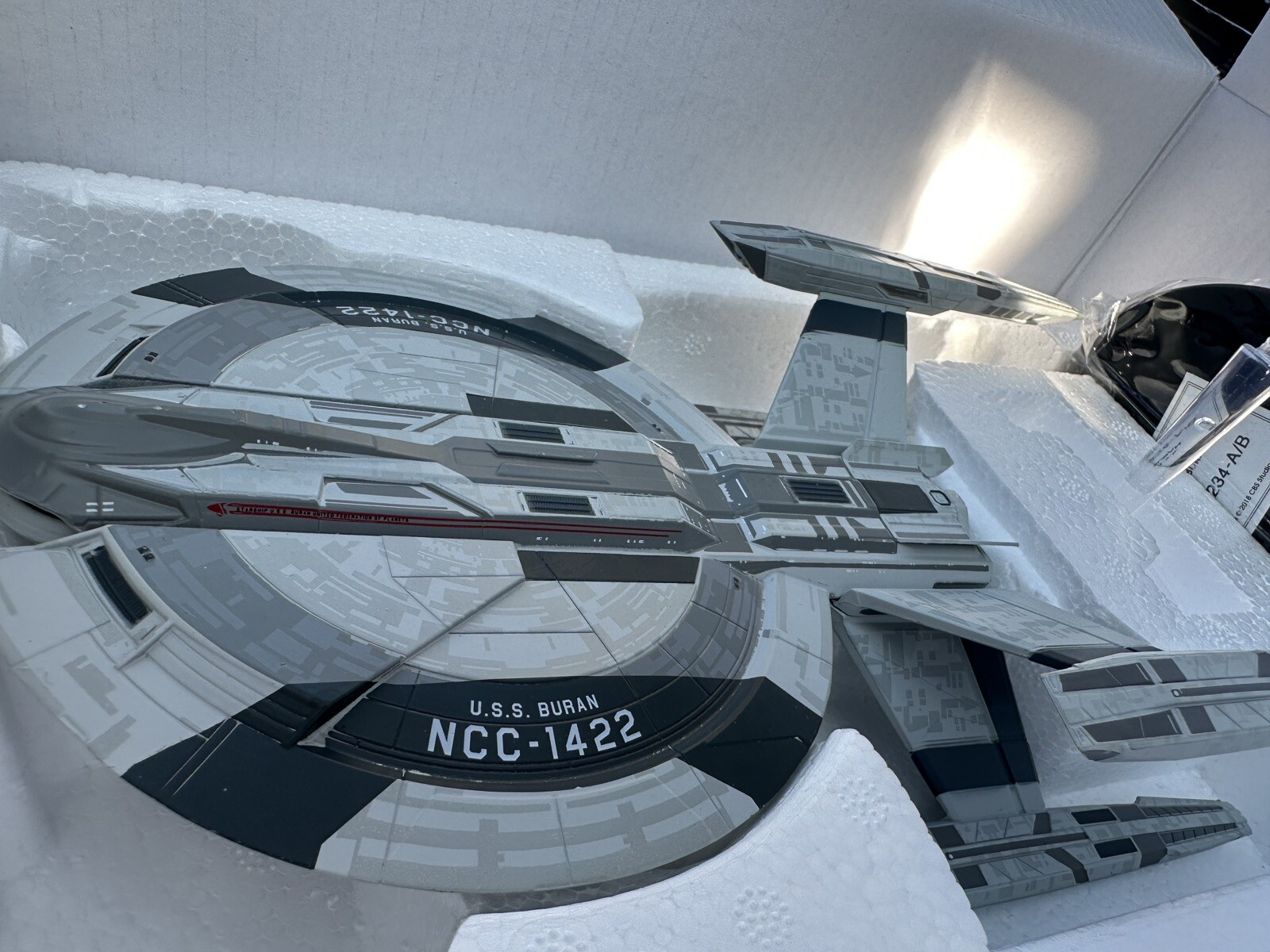 Eaglemoss HeroCollector Star Trek Discovery U.S.S USS Buran NCC-1422 ...