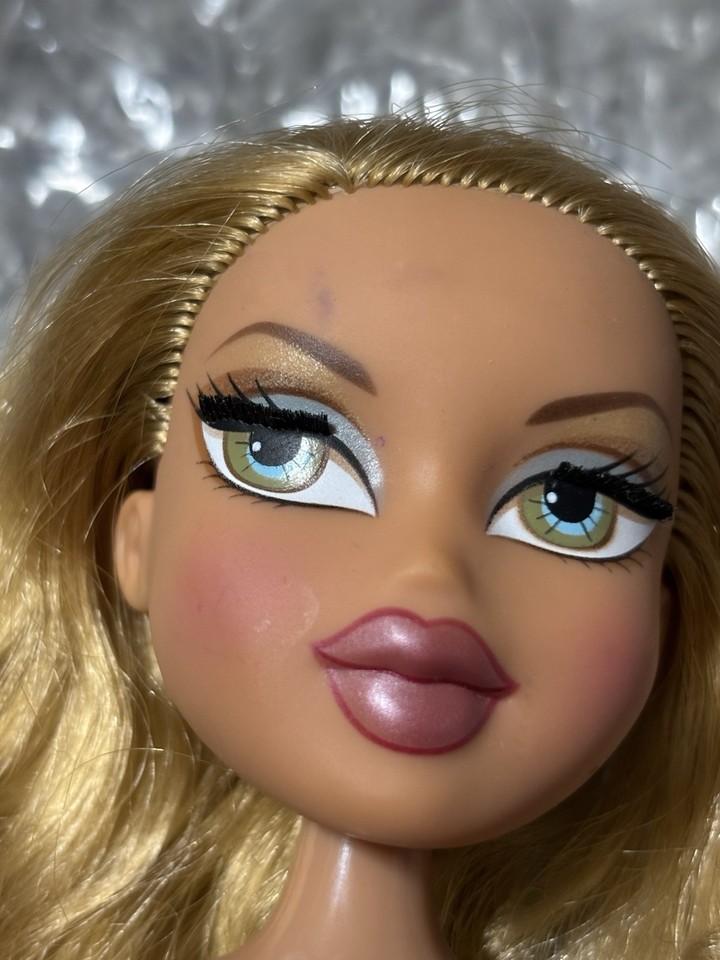 Bratz Doll Lot, Genie magic yasmin, Genie magic Cloe, Wild West Fianna ...