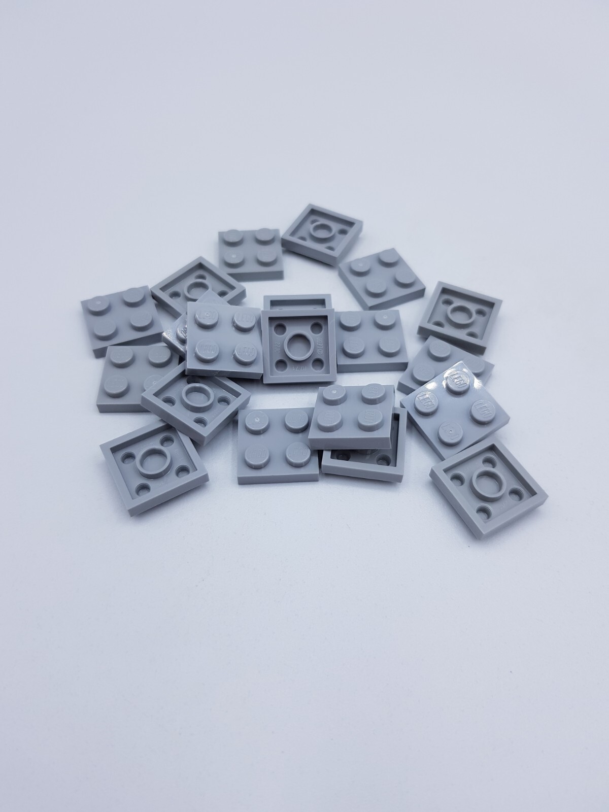 LEGO LOT 20 X PLATE 2X2 LIGHT BLUISH GRAY REF 3022 / 4211397 *NEUF* | eBay