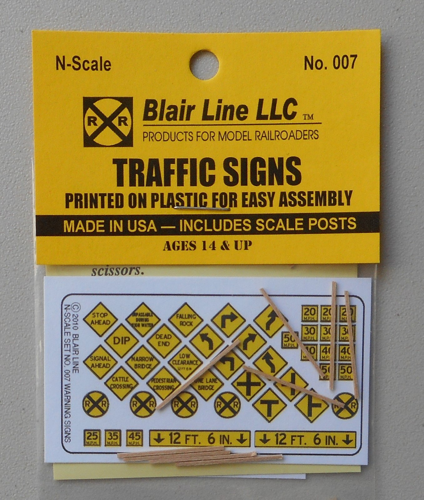 N Scale Traffic Signs SCALE TRAIN LAYOUT DIORAMA BLAIR LINE 007 | eBay