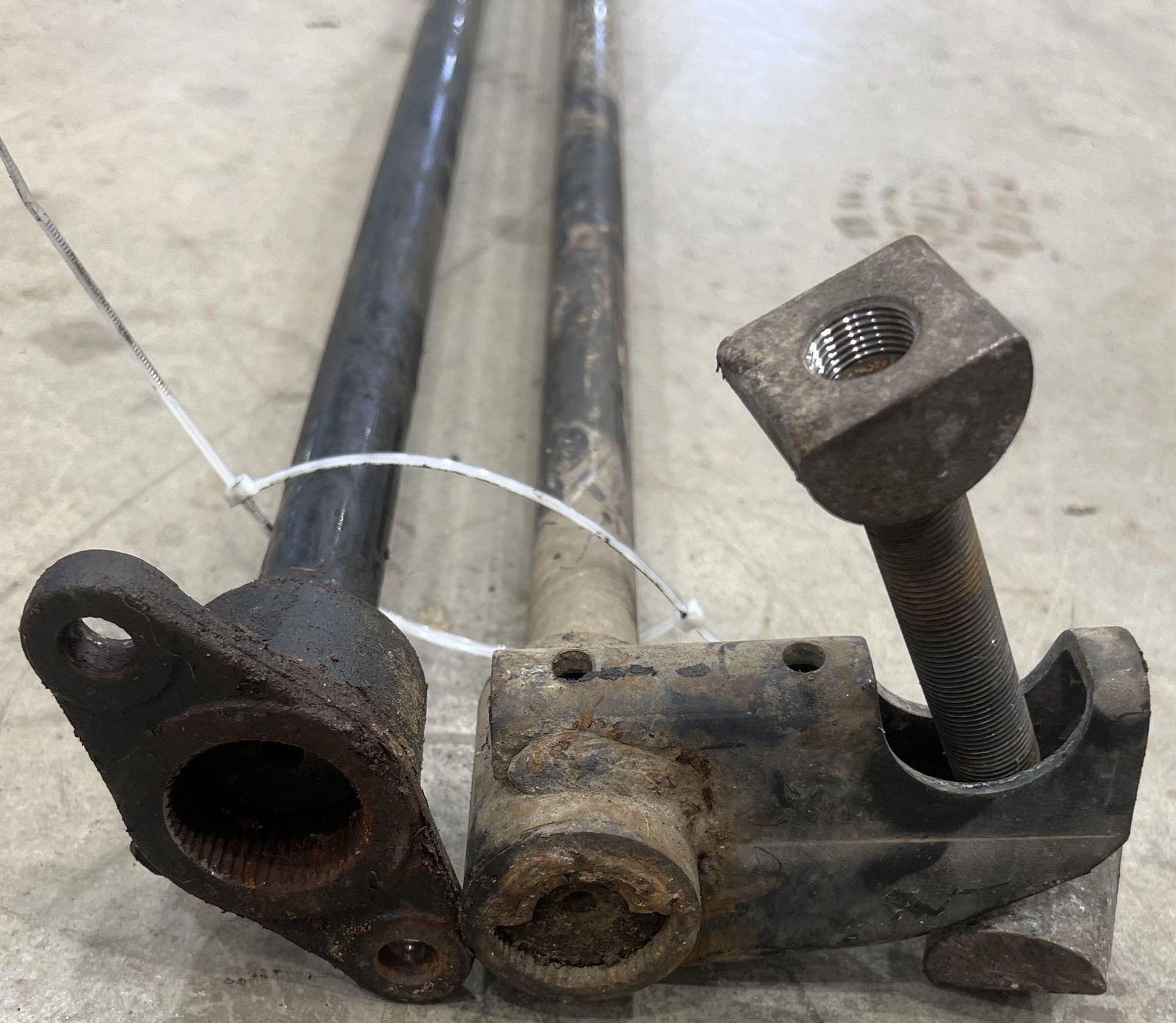 95 - 02 Isuzu Trooper Torsion Bars Left and Right OEM 8970393130 ...