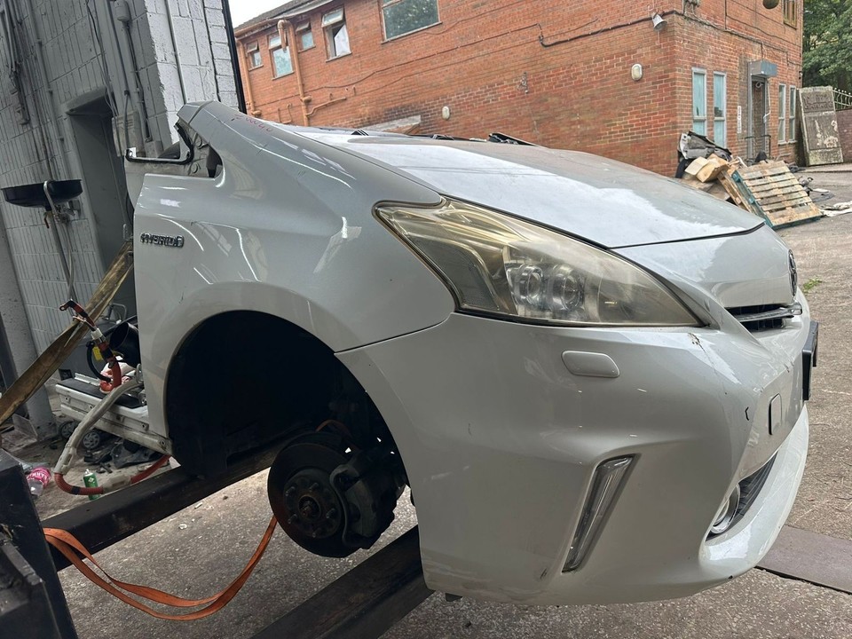 Toyota Prius Plus Alpha 2012–2017 Breaking Hybrid Model– All Parts 1x ...