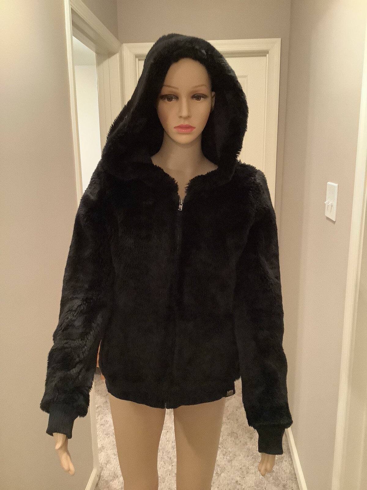 VICTORIA’S SECRETS PINK FAUX FUR GLAM FURRY RAVE HOOD… - Gem