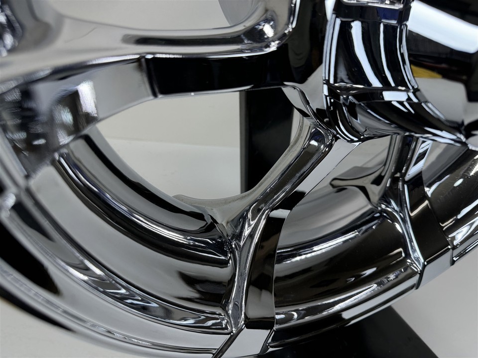 Harley-Davidson 2011 Road Glide CVO Wheels Agitator Chrome F 18x3.5 R ...