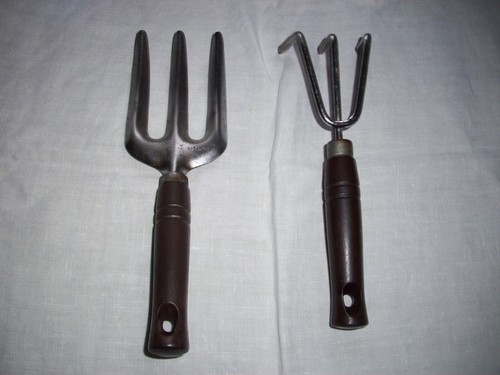 Vintage Hand Garden Tools, 3 tine Claw Rake & 3 tine Spade Fork 1960's ...