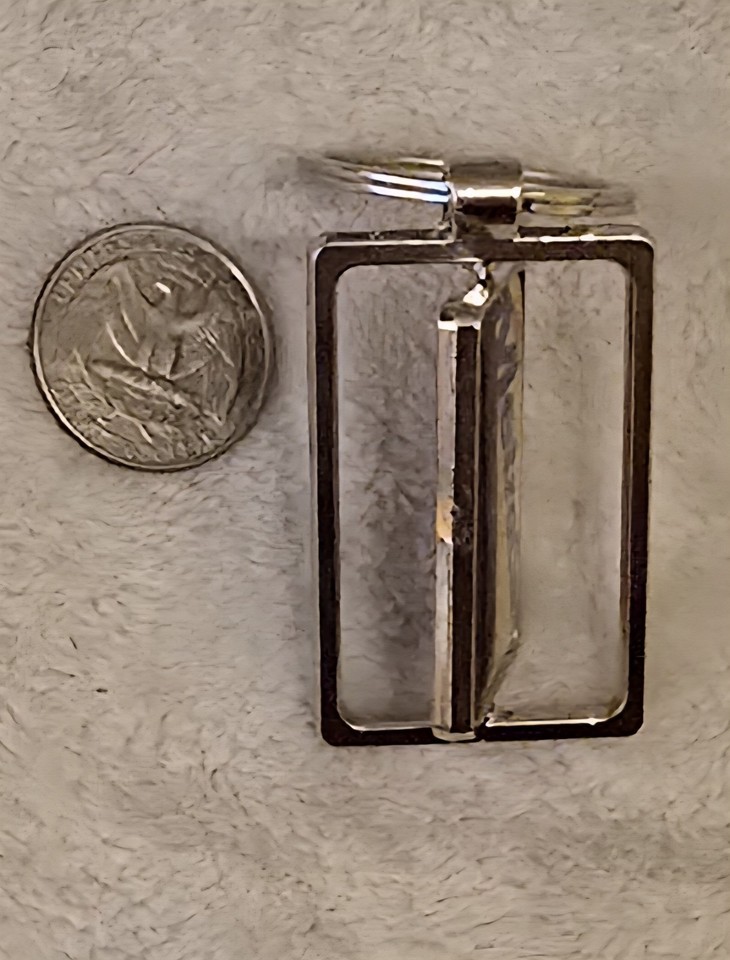 MTA NYCT revolving Metrocard metal key chain with yellow Metrocard logo ...