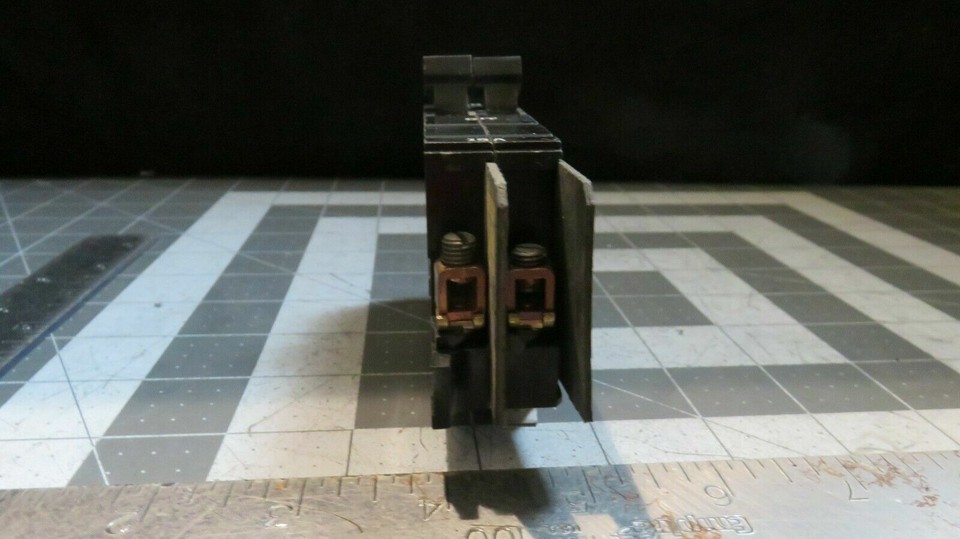 Type XO Breakers Cutler-Hammer / Square D 1 or 2 Pole 15 to 50 Amp Wide ...