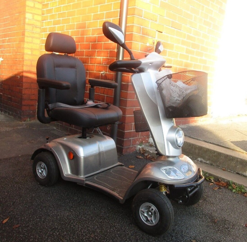 Kymco mobility scooter Geo 8 hardly used, 8 mph, purchased direct from ...
