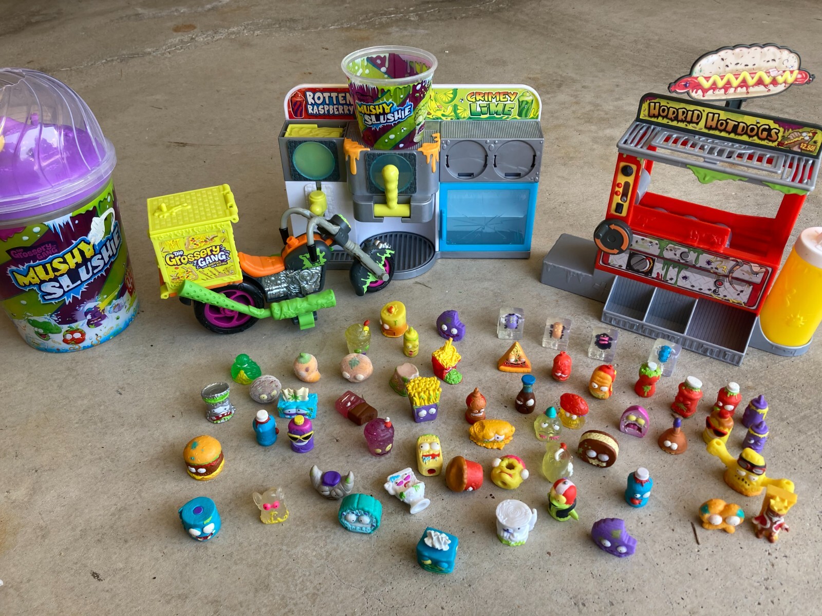 Grossery Gang Toy Lot - 50 Figures and 3 Playsets and 1 Large Cup | eBay