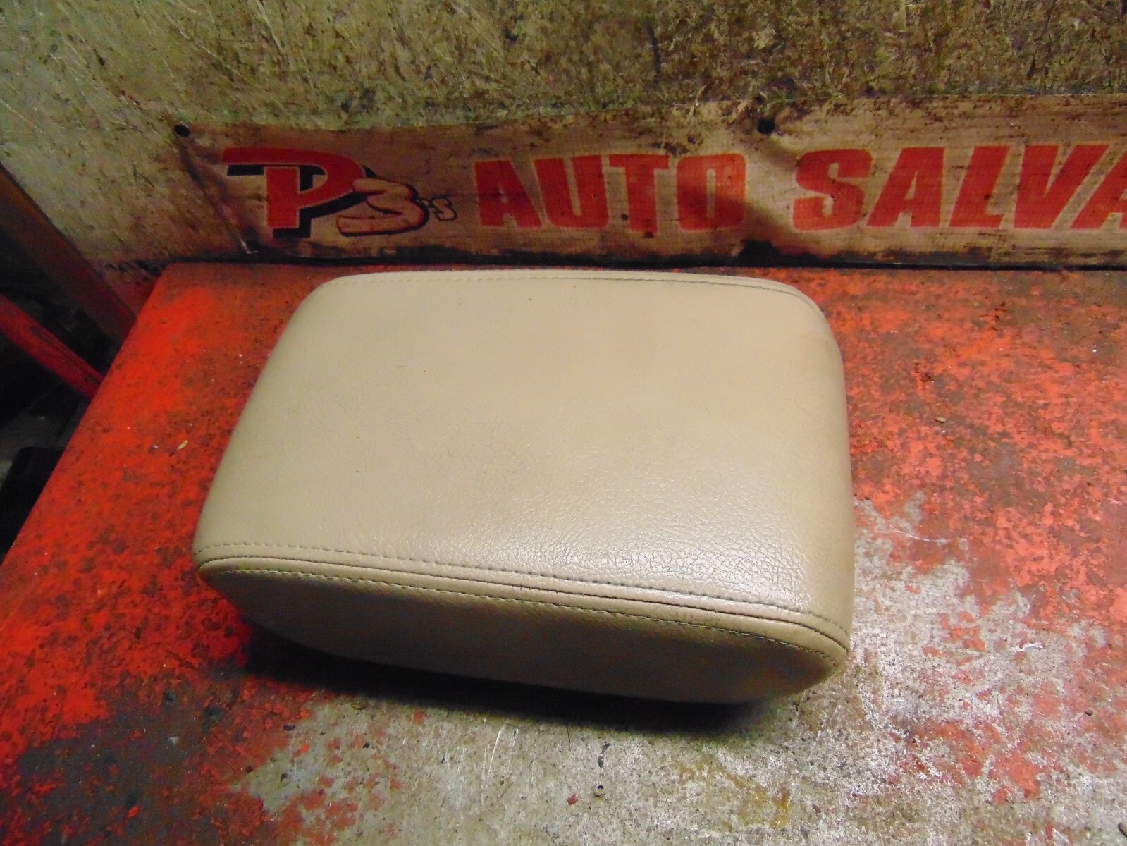 1998-2002 Isuzu Rodeo Center Console Lid Arm Rest OEM Factory ...