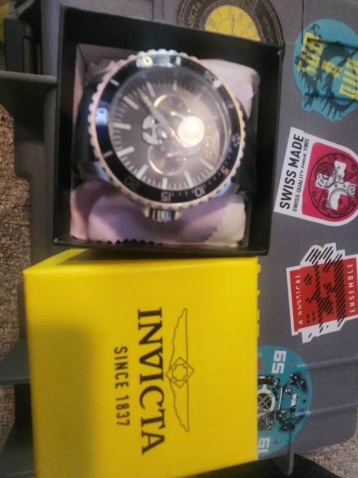 Invicta Character Collection Snoopy Peanuts LE #1275/3000 Quartz Men ...