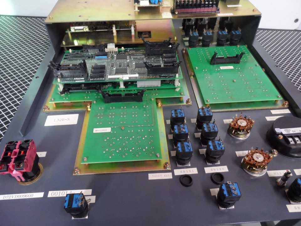 Mazak MAZATROL L32B-N Mitsubishi CNC Operation Board / Operator Panel ...