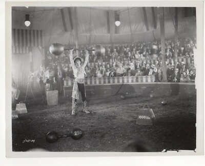 *THE UNKNOWN (1927) Circus Strongman Norman Kerry in Beefcake Pose ...